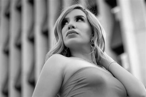 10 Free Crop Top Androgynous Images Pixabay