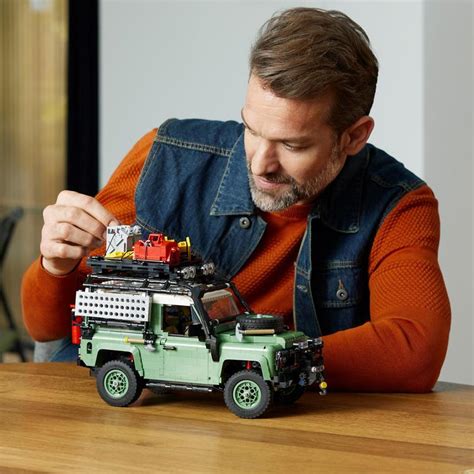 LEGO Icons Land Rover Classic Defender