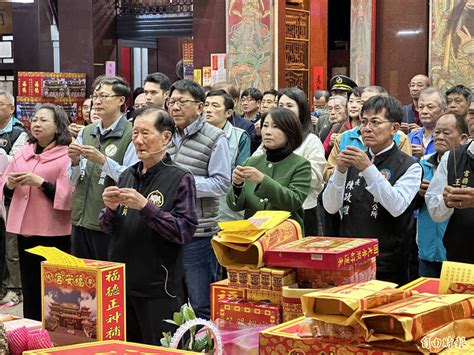 不搶頭香屏東車城福安宮拜頭香 湧4000人排隊拚金幣 屏東縣 自由時報電子報