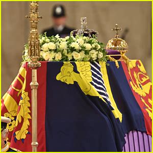 A Man Has Been Arrested After Rushing Queen Elizabeths Coffin Lying In