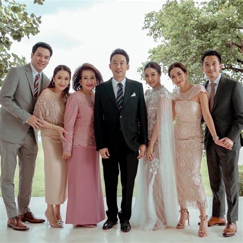 Photo Gallery “โอ๊ค พานทองแท้” โพสต์ขอบคุณเจ้าสาว ร่วมสุขทุกข์ตลอด 5 ปี