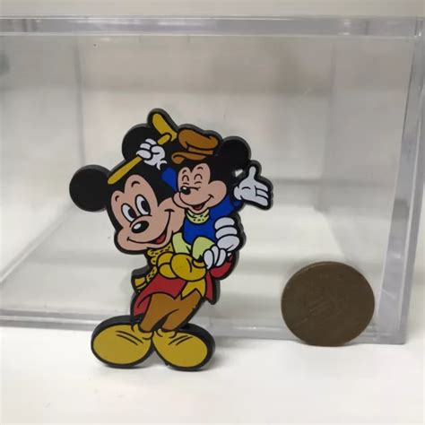 Retro Mickey Mouse Bob Cratchit Christmas Carol Plastic Badge Disney Pi1 £400 Picclick Uk