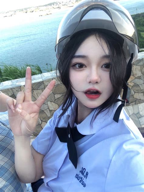 海边自拍分享海风电动车头盔台妹这样自拍真的超级有台妹的感觉 美图社区 美图秀秀