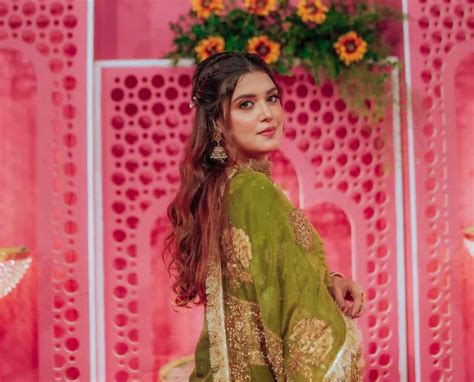 Kanwal Aftab Steals The Show At Larib Khalid And Zarnab Fatima S Mayuon Ceremony