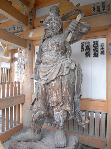 総持寺＠大阪府茨木市 03 総持寺の仁王像「阿形（あぎょう）像」。下半身がドッシリとしていて、力強さを感じます Small Life