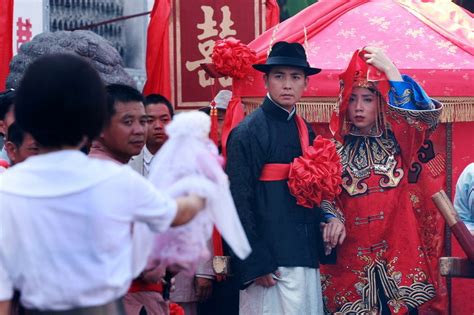 再见艳阳天图册 360百科