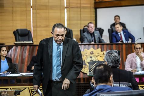 Terra Prometida líder do governo na Aleac diz que Gladson está