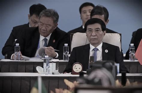 反常！王滬寧以領導人姿態高調亮相 ＊ 阿波羅新聞網