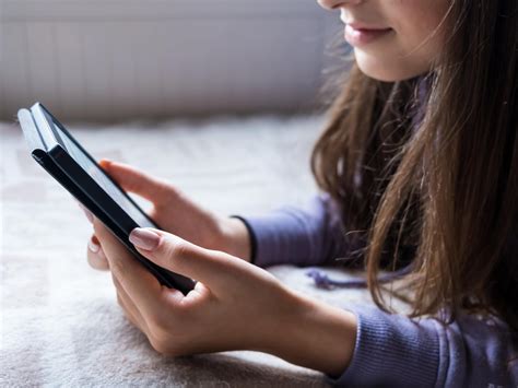 Providing Descriptive Captions For Images Part 2 Straive