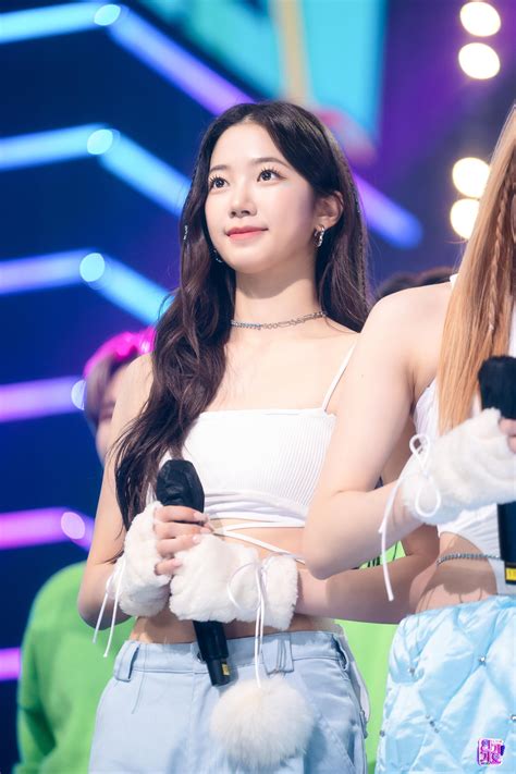 Le Sserafim Kazuha And Sakura Rkpopfap