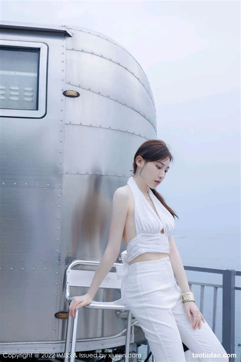 IMISS爱蜜社 2022 11 07 VOL 706 Lynn刘奕宁 41 1P 套图岛