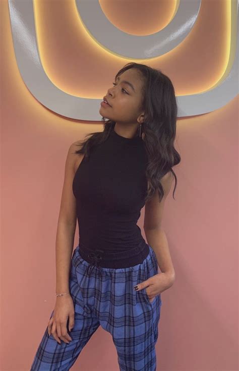 Pin By Va Man On `navia Robinson Navia Robinson Famous Girls