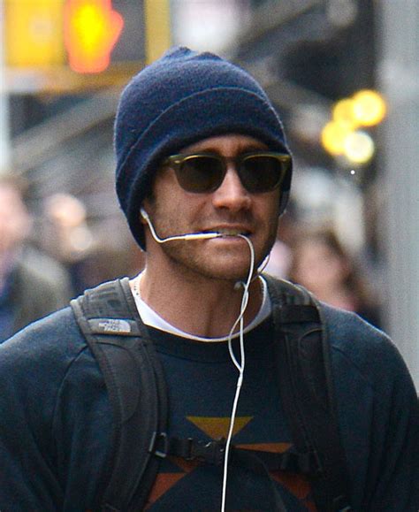 Dlisted Open Post Hosted By Jake Gyllenhaal Without His Beard