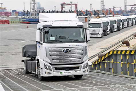 현대 엑시언트 세계 최초 수소전기 대형 트럭으로 양산