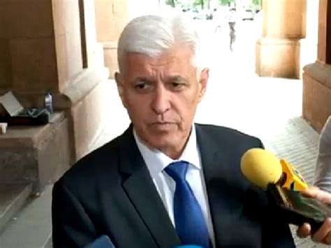 Няма как да предоставим 155 мм снаряди на Украйна обяви министърът на отбраната