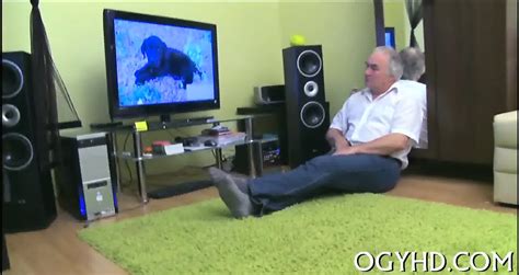 Skillful Old Guy Slams Young Pussy Eporner