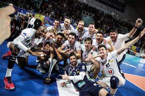 Le Triomphe Du Tours VB Le Vainqueur De La Coupe De France De Volley Ball