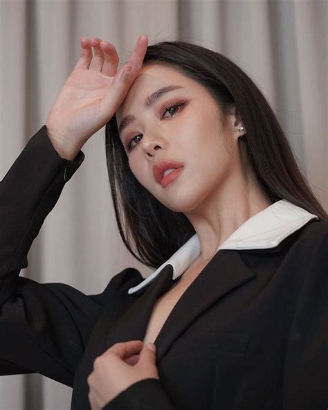 เบญ เรวิญานันท์ ผู้รับบท ลาวทอง ที่ทำคนดูหมั่นไส้ทั้งโซเชียล