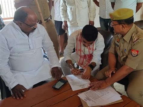 District Badar In The Gunda Act By Dm Police Caught And Pushed Him Out