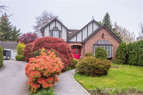 3 Stunning Front Yard Landscape Design Ideas