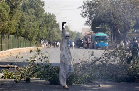 Pakistan Army Descends On Islamabad As Anti Blasphemy Protests Rage On