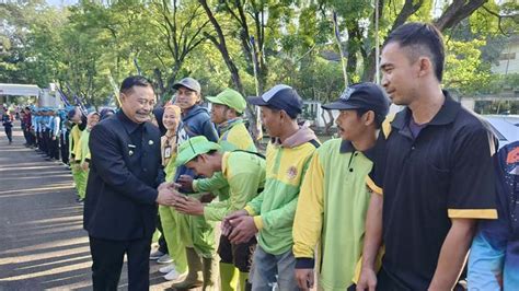 Jelang HUT Ke 211 Kabupaten Garut Barnas Adjidin Himbau Warganya