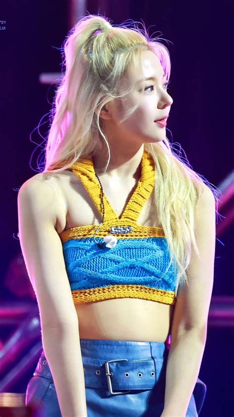 ITZY-LIA AND HER DELICIOUS FAT PIT : r/KpopArmpit