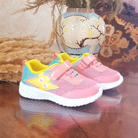 Manoebi მანოები ბავშვის ფეხსაცმელები გერმანიიდან Freiburg Im Breisgau