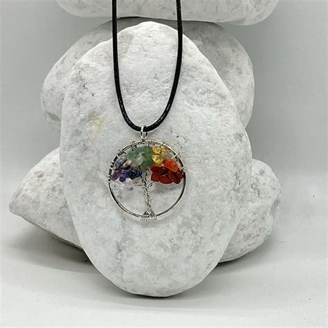 Pendentif Arbre De Vie 7 Chakras