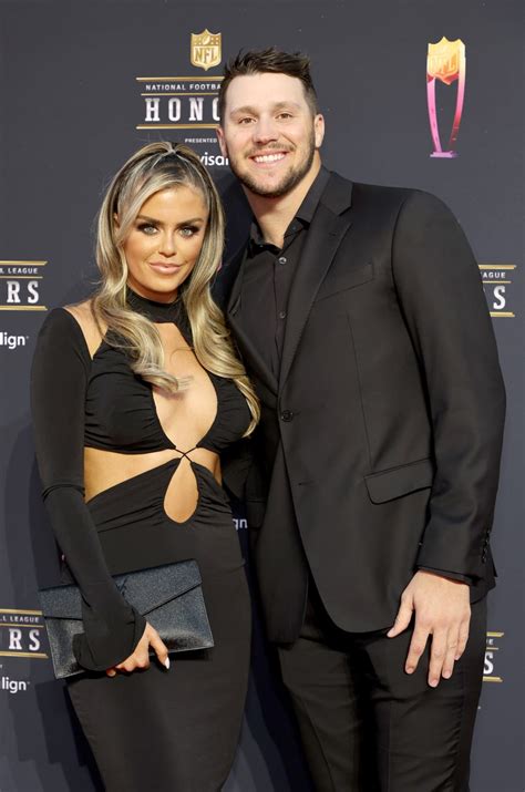 All About Josh Allen And Hailee Steinfelds Relationship