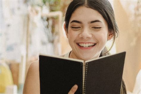 40 Contoh Pantun Lucu Menghibur Dan Menggelitik Varia Id