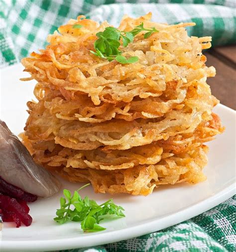 Хрустящие картофельные драники - рецепт приготовления