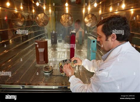 Test Climate At High And Low Temperatures Climate Chamber Artificial