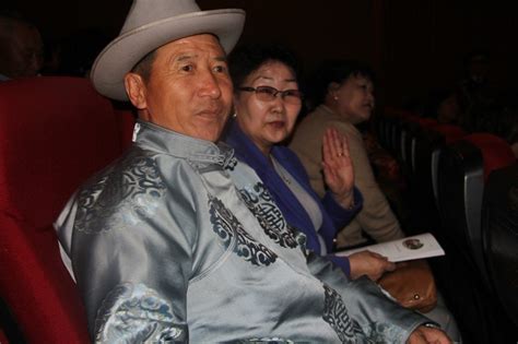 ДАРХАН МИНЖ ХХК ИЙН ЗАХИРАЛ Б АНХБОЛДЫГ ДАРХАН ХОТЫН “ХҮНДЭТ ДЭВТЭР” Т БИЧИЖ АЛДАРШУУЛАВ