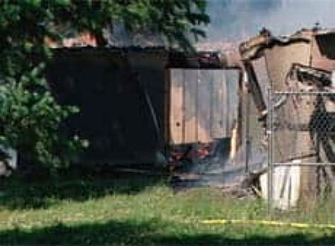 House Grass Fires Keep Calgary Crews Busy Cbc News