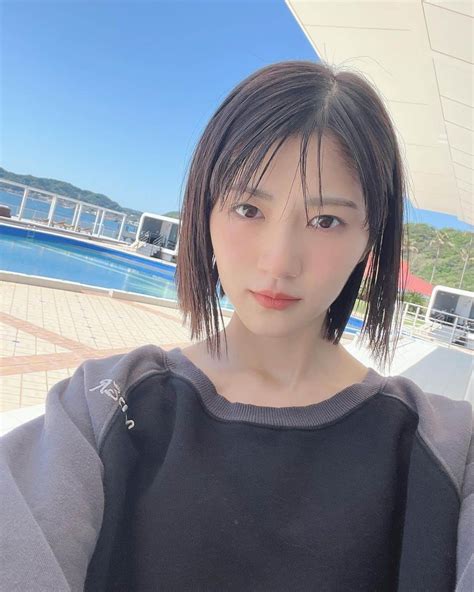 若月佑美さんのインスタグラム写真 若月佑美instagram「 ポイっと投稿。 少し前のリールの静止画も実は あったから載せてみる