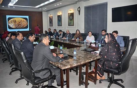 Divisional Commissioner Silwat Saeed Chairing 38th Mid Career