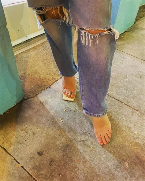 Abigail Breslins Feet