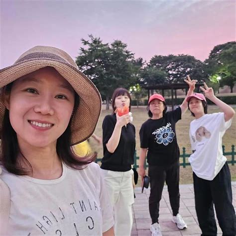 엄마부터 딸 셋까지 모두 너무 유명한 톱스타인 연예인 모녀 가족