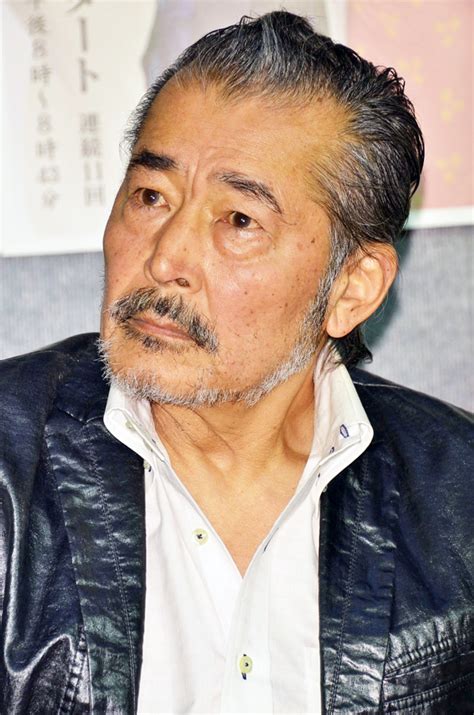 73歳の藤竜也、西内まりやにメロメロ！「うれしー！」と昇龍拳ポーズ 3枚目の写真・画像