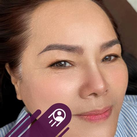 เฉิดฉาย ดอกกุหลาบสีขาว ดอกไม้แห่งความบริสุทธุ์ ไร้เดียงสา กลีบดอกสีขาวที่นุ่มนวล สีขาวทำให้