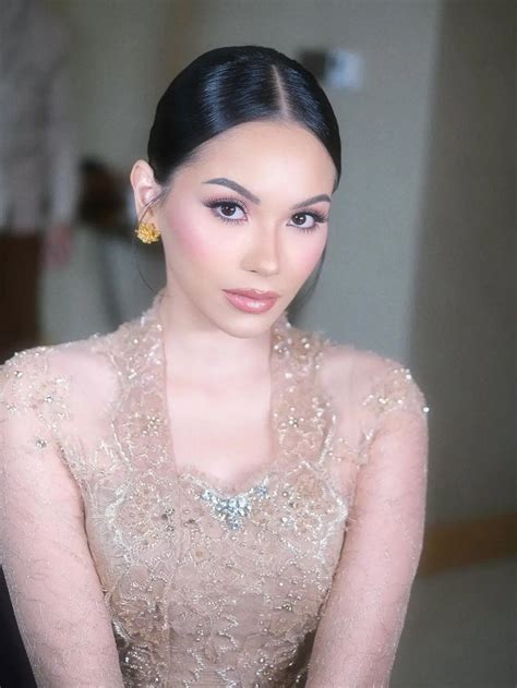 6 Gaya Artis Dengan Riasan Soft Glam Look Tampilkan Pesona Glamor Dan Elegan Hot