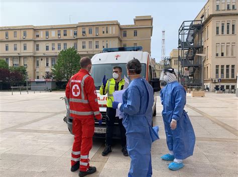 Guarisce Dal Covid E Viene Dimesso Torna A Casa Il Paziente Lombardo