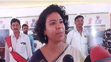 Banda News प्रदर्शनी में दिखा जीवनशैली में आया बदलाव डीएम दुर्गा