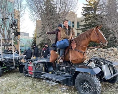 Алдартай бүтээл болон удахгүй нээлтээ хийх шинэ кинонуудын зураг авалтын үеийн 17 гэрэл зураг