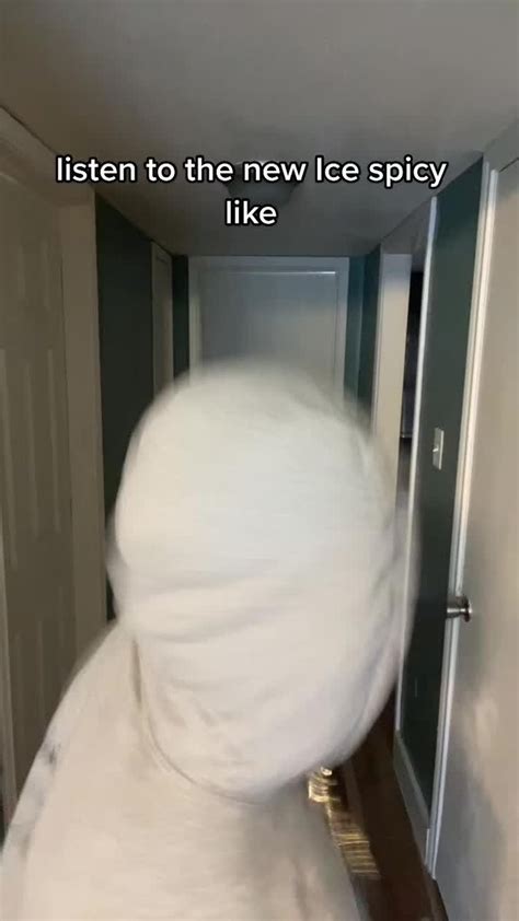 Ice Spices Bikini Bottom Dominates Tiktok Paper