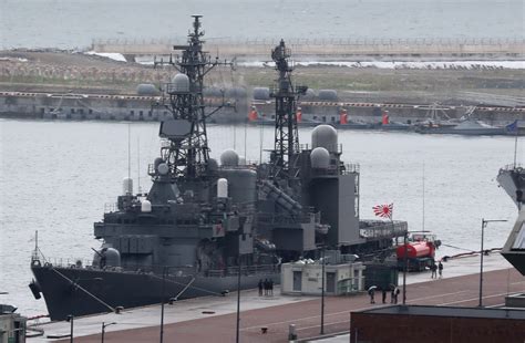 日 해상자위대 호위함에 게양된 욱일기 경북도민일보