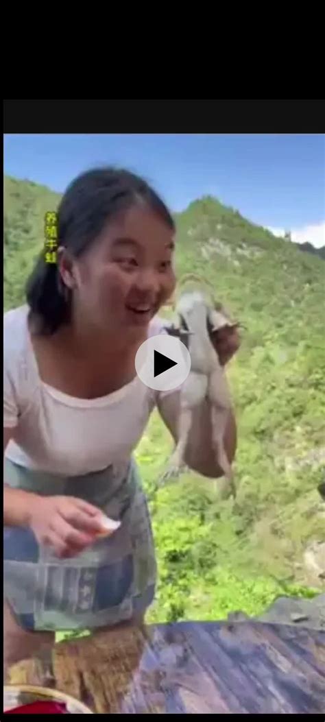 진짜 혐오주의 중국 오지소녀의 개구리보양식 먹기 유머 움짤 이슈 에펨코리아