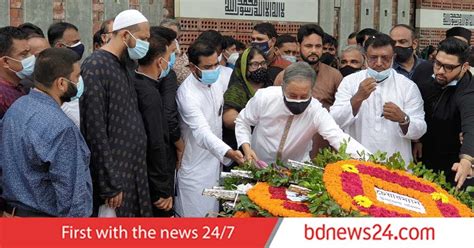 মৃত্যুবার্ষিকীতে আইভি রহমানের সমাধিতে শ্রদ্ধা