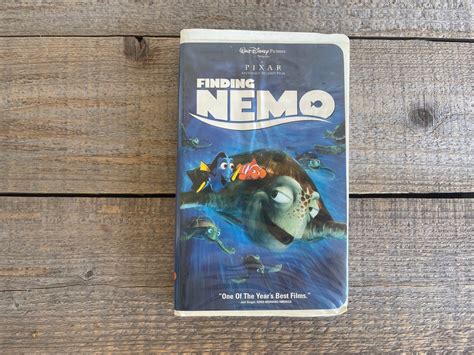 Finding Nemo Vhs Movie Walt Disney Pixar 2001 Albert Brooks